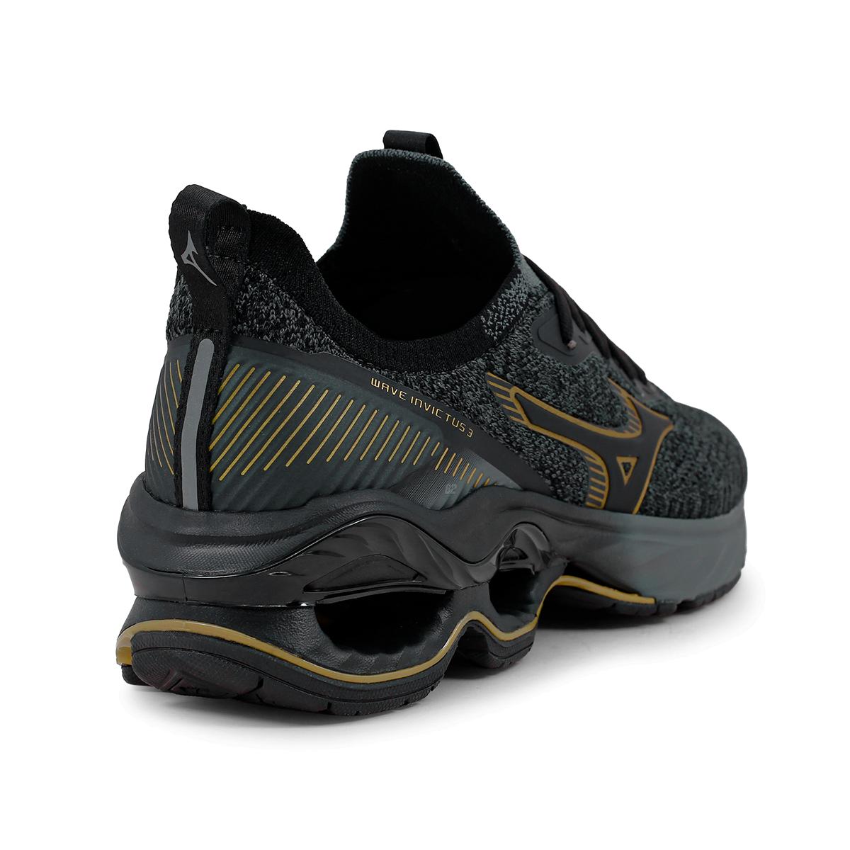 Tênis Mizuno Wave Invictus 3 Preto / Dourado