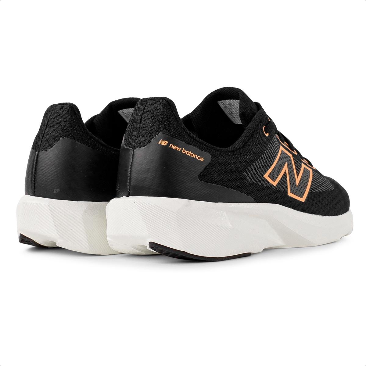 Tênis New Balance 413 V3 Masculino Preto / Laranja