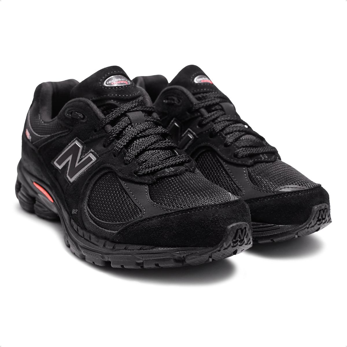 Tênis New Balance 2002r Unissex Preto / Coral